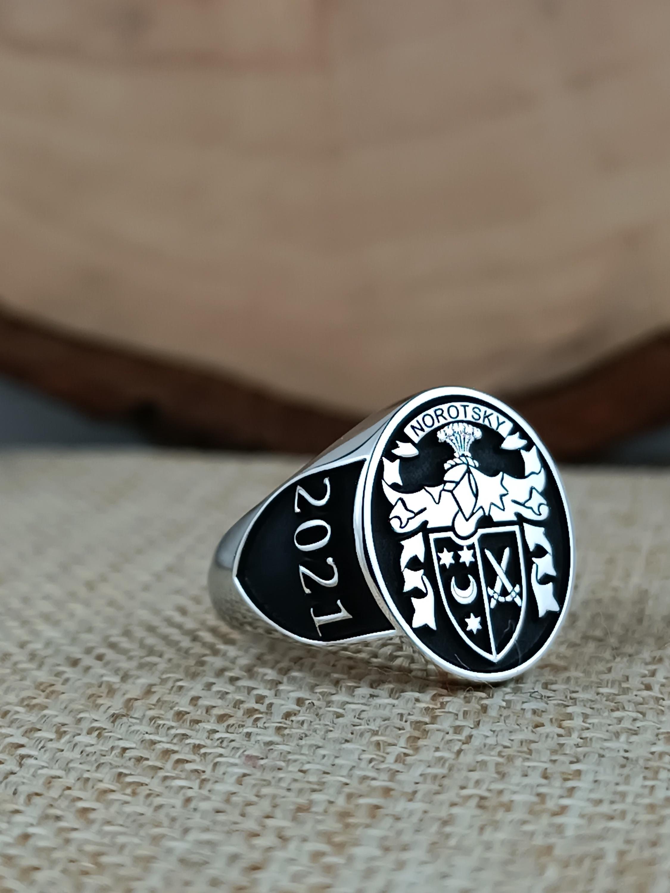 Custom Coat of Arms Ring / Family Crest Signet Ring / Silver Heraldic ...