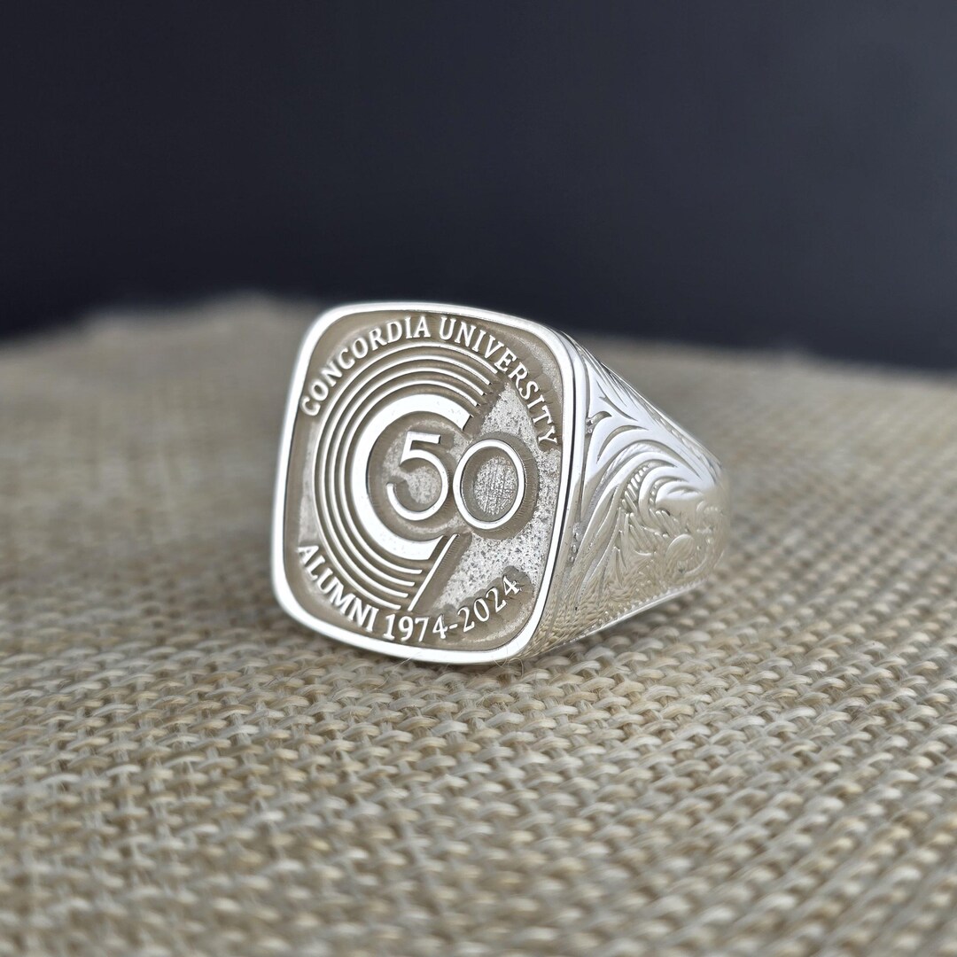 University Ring / Custom Graduation Ring / Engraved College Ring ...