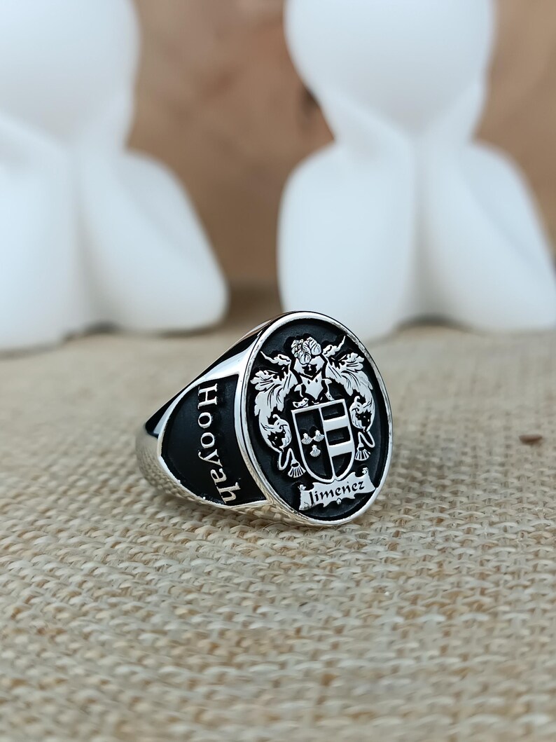 Round Crest Signet Ring / Custom Coat of Arms Jewelry / Silver Family ...