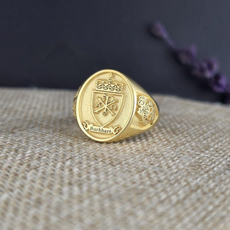 Gold Family Crest Signet Ring, Custom Coat of Arms Ring, Personalized ...