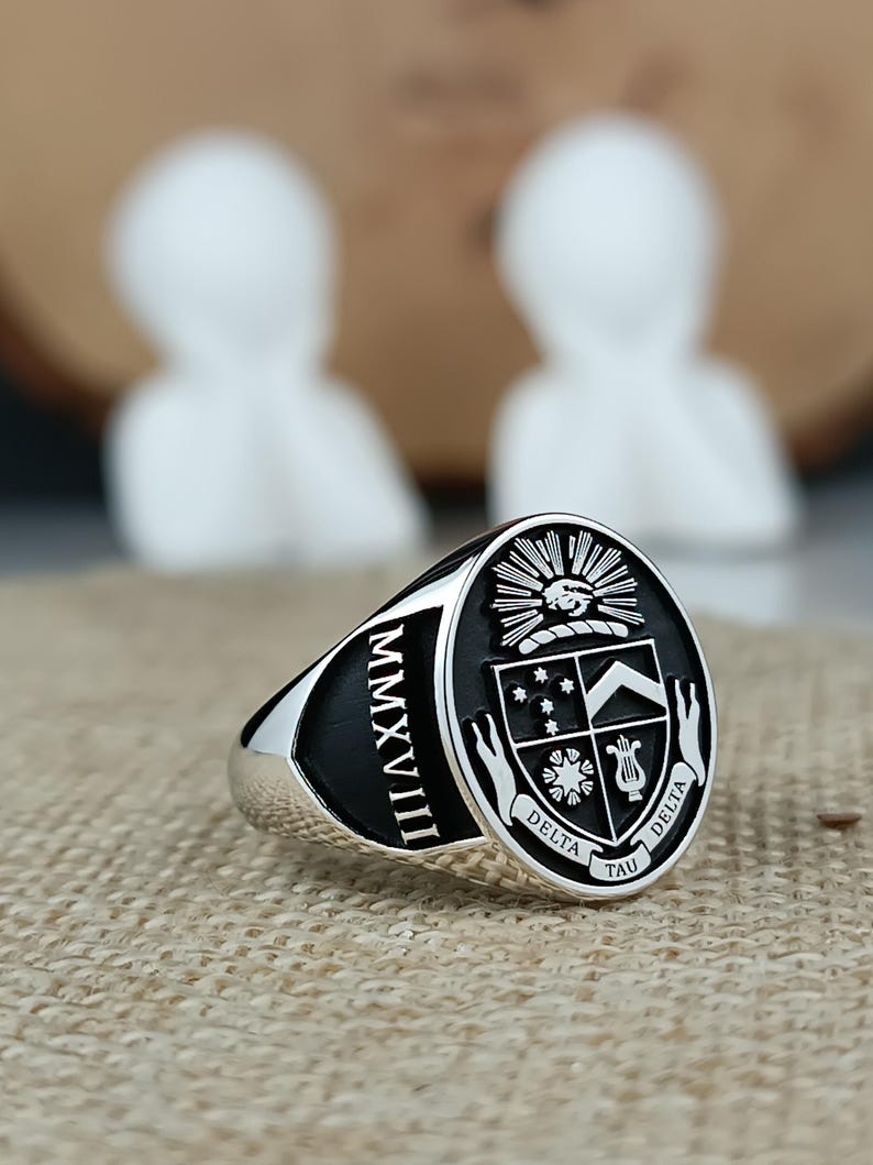 Silver Coat of Arms Ring / Knight Crest Signet / Symbolic Heraldic Ring ...