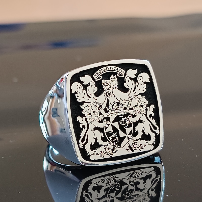Family Crest Ring - Etsy