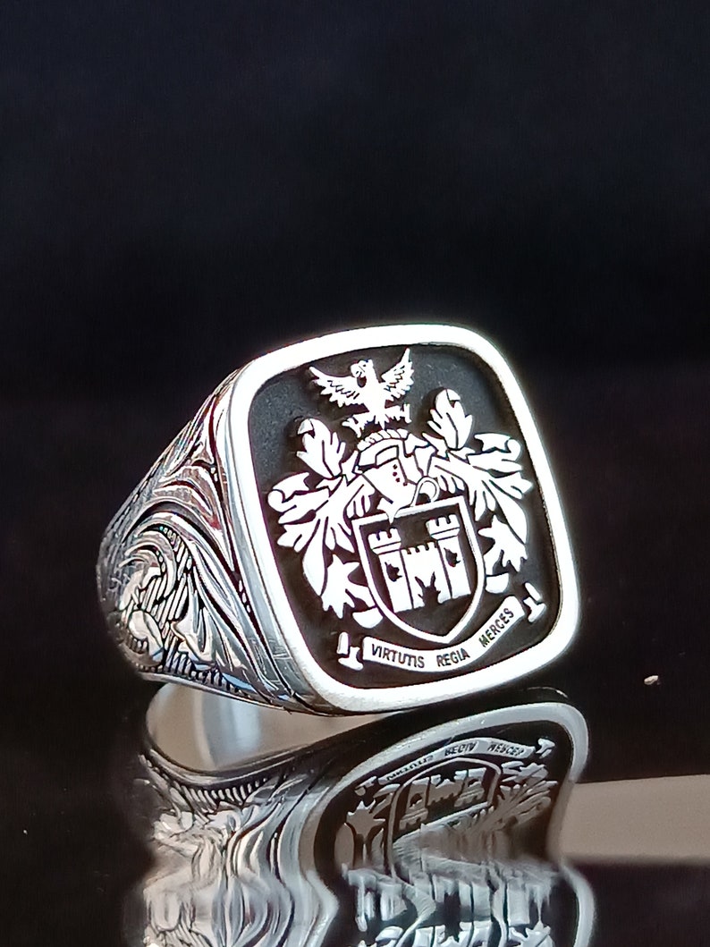Crest Ring, Family Crest Signet Ring Christmas Gift, Coat of Arms Ring ...