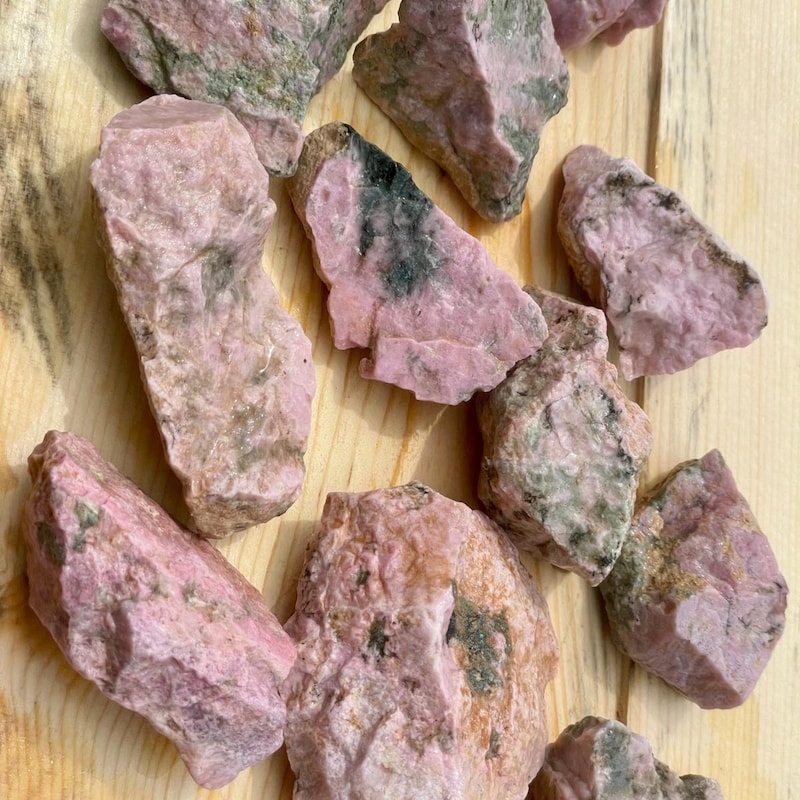 Thulite - Etsy