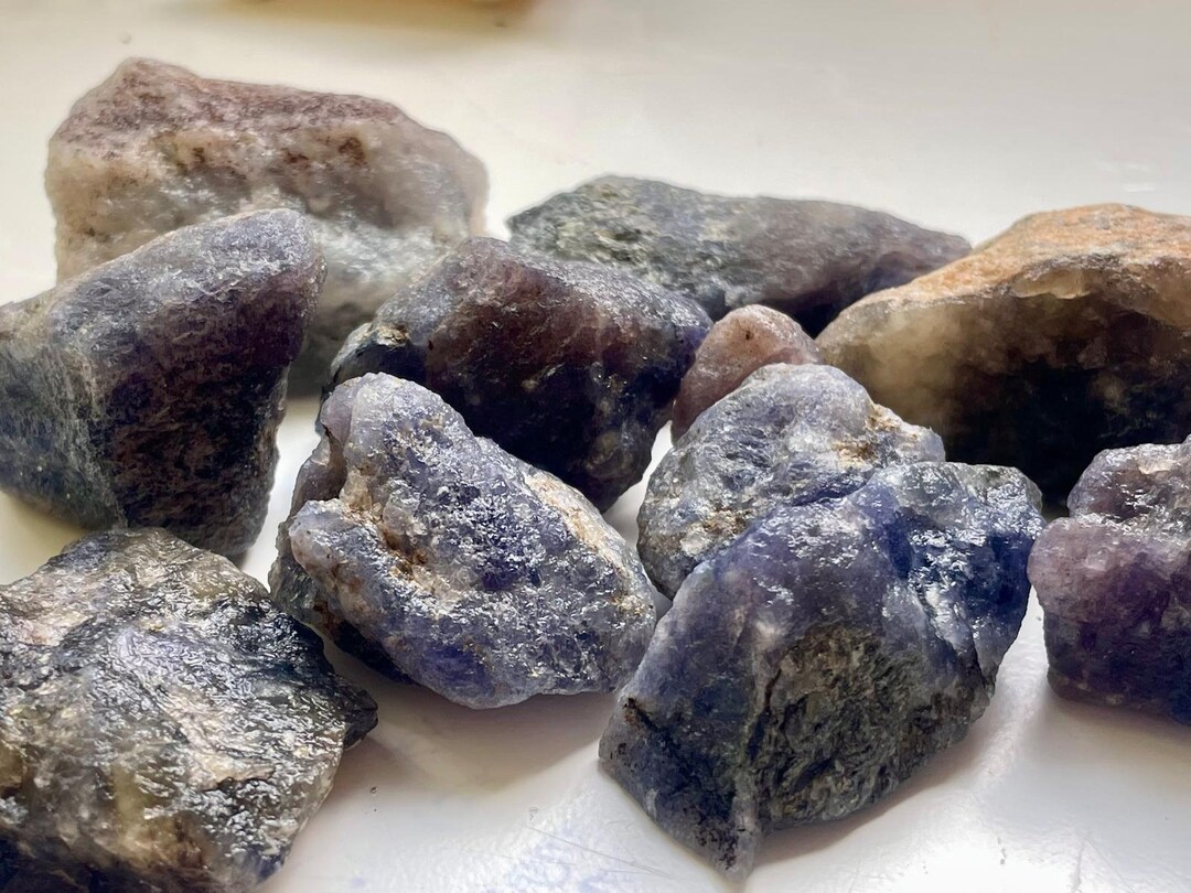 Raw Iolite Stone: Healing Crystal for Jewelry Making & Reiki (1-2 Inch ...