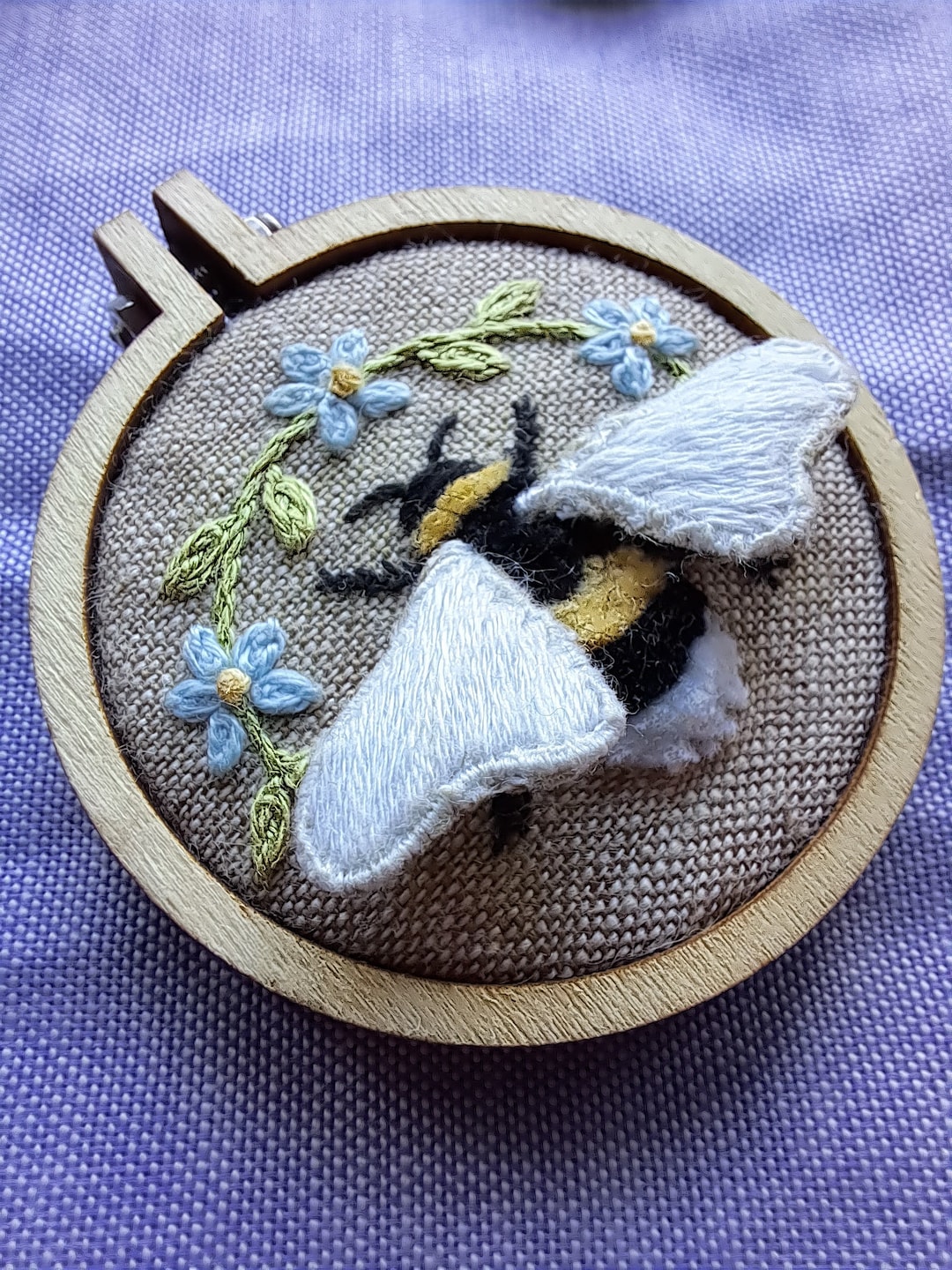 Bumble Bee Mini-embroidery - Etsy