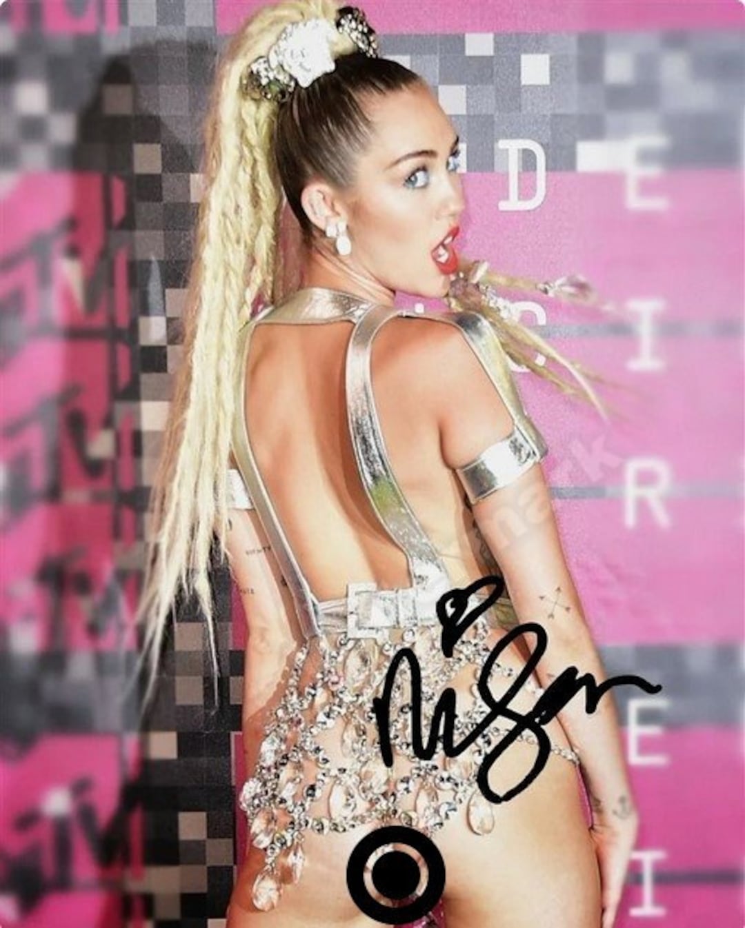 MILEY CYRUS Autographed Signed Photo Wall Art Posters Movies Canvas Celebrity Home Poster Office ...