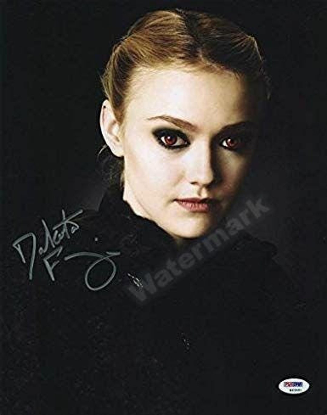 Dakota Fanning Memorabilia Signed Autographed Signed Photo Celebrities ...