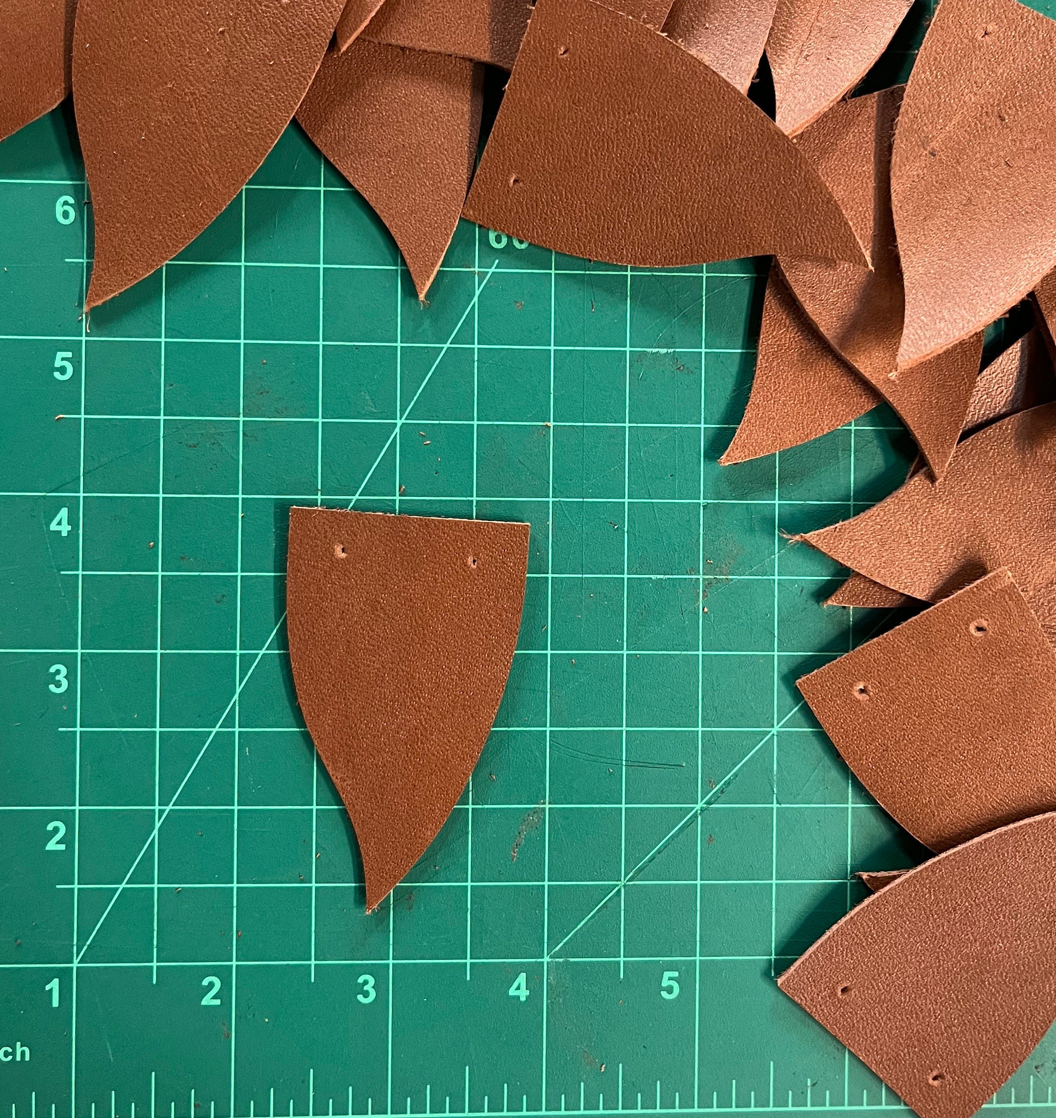 25 Leather Scales for Costume Makers 3 Types: Leaf 1, Leaf 2 and Dragon ...