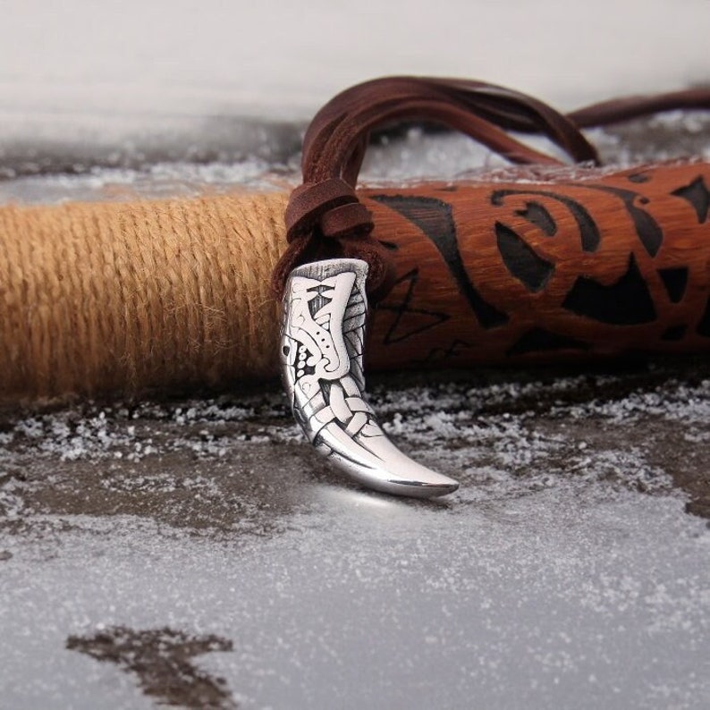 Wolf Fang Tooth Collart / Cord / Nordic Accessories for Men / Ideal ...