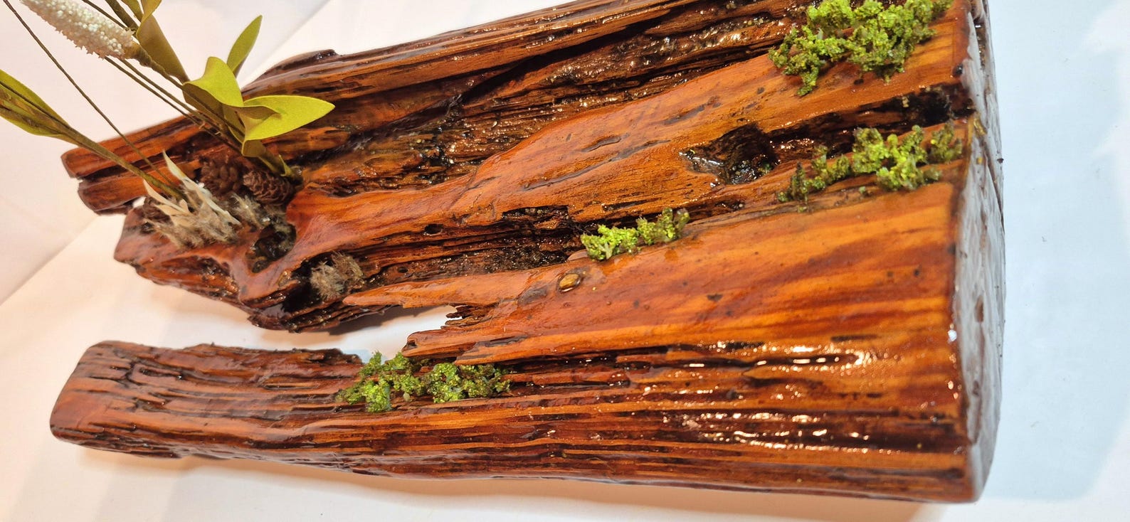 Custom Wood Centerpiece. Showcase Craftsmanship of Simple Natural ...