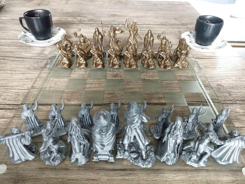 Lord of the Rings Chess Set, Custom Designed LOTR Chess Pieces, Middle ...