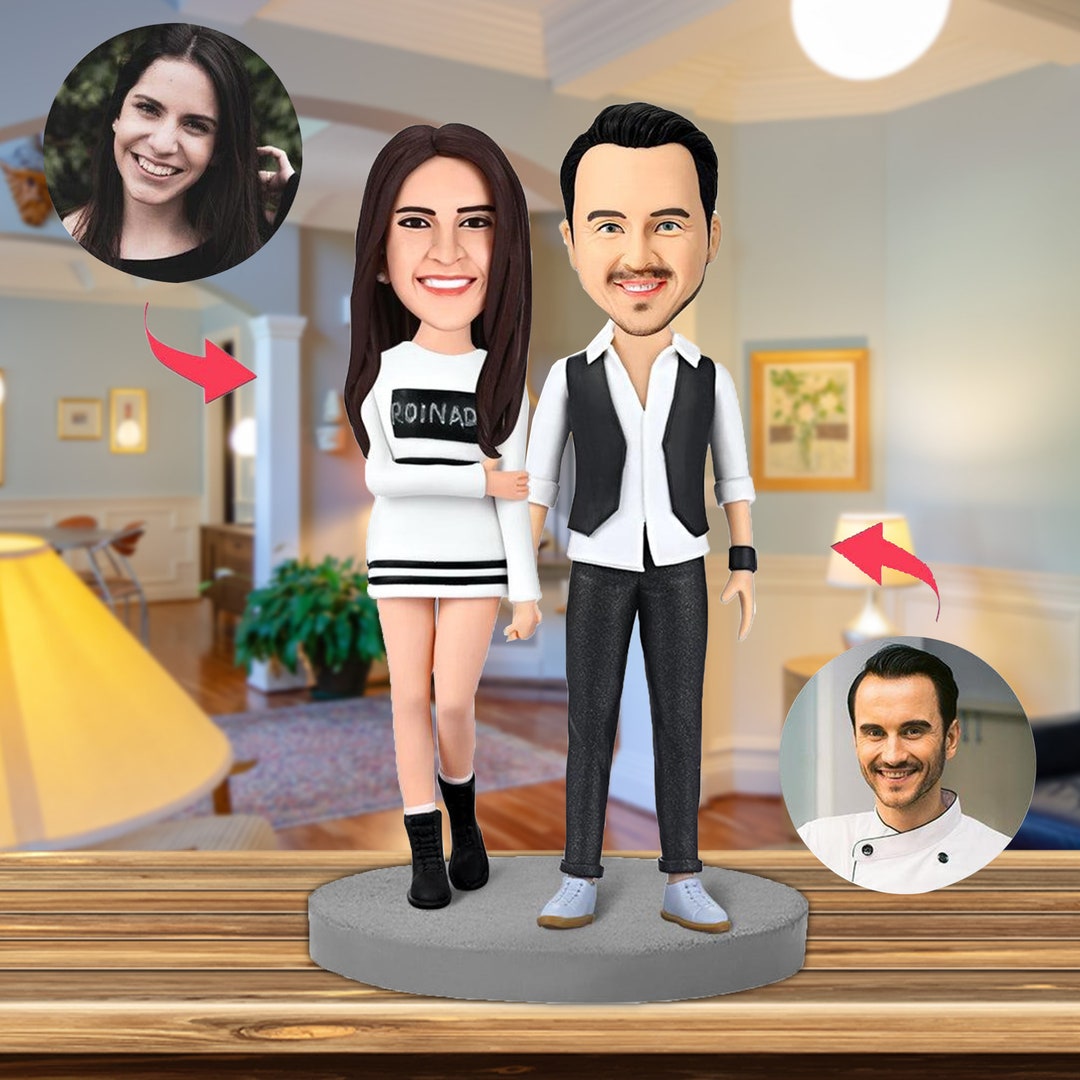 Modern Couple Custom Bobblehead With Engraved Text - Etsy