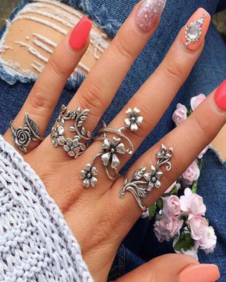 Vintage Flower Ring Set,petal Perfection: Flourish in the Charm of ...