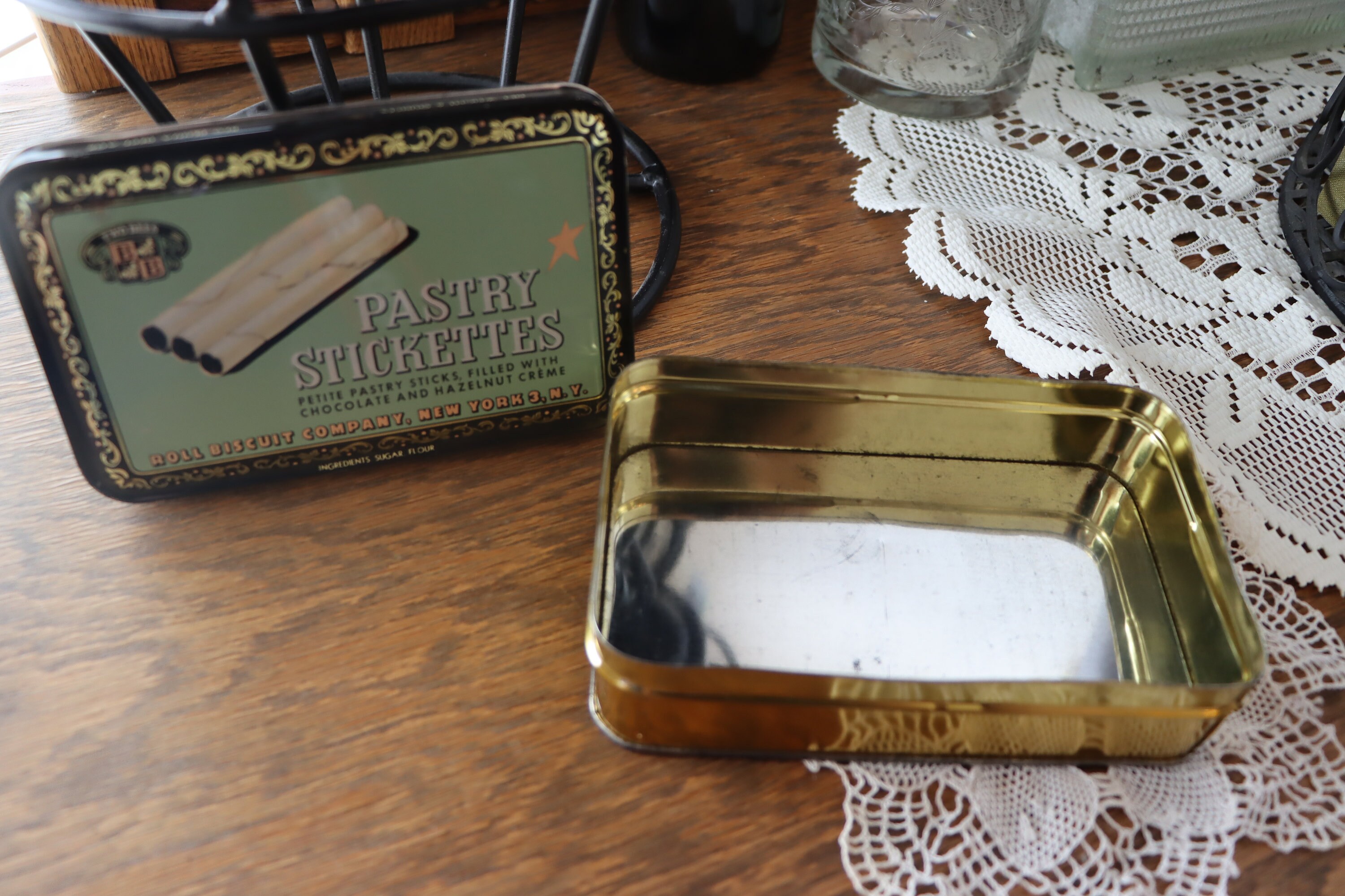 Vintage Collectible Tin Canister Pastry Stickettes Roll Biscuit Company ...