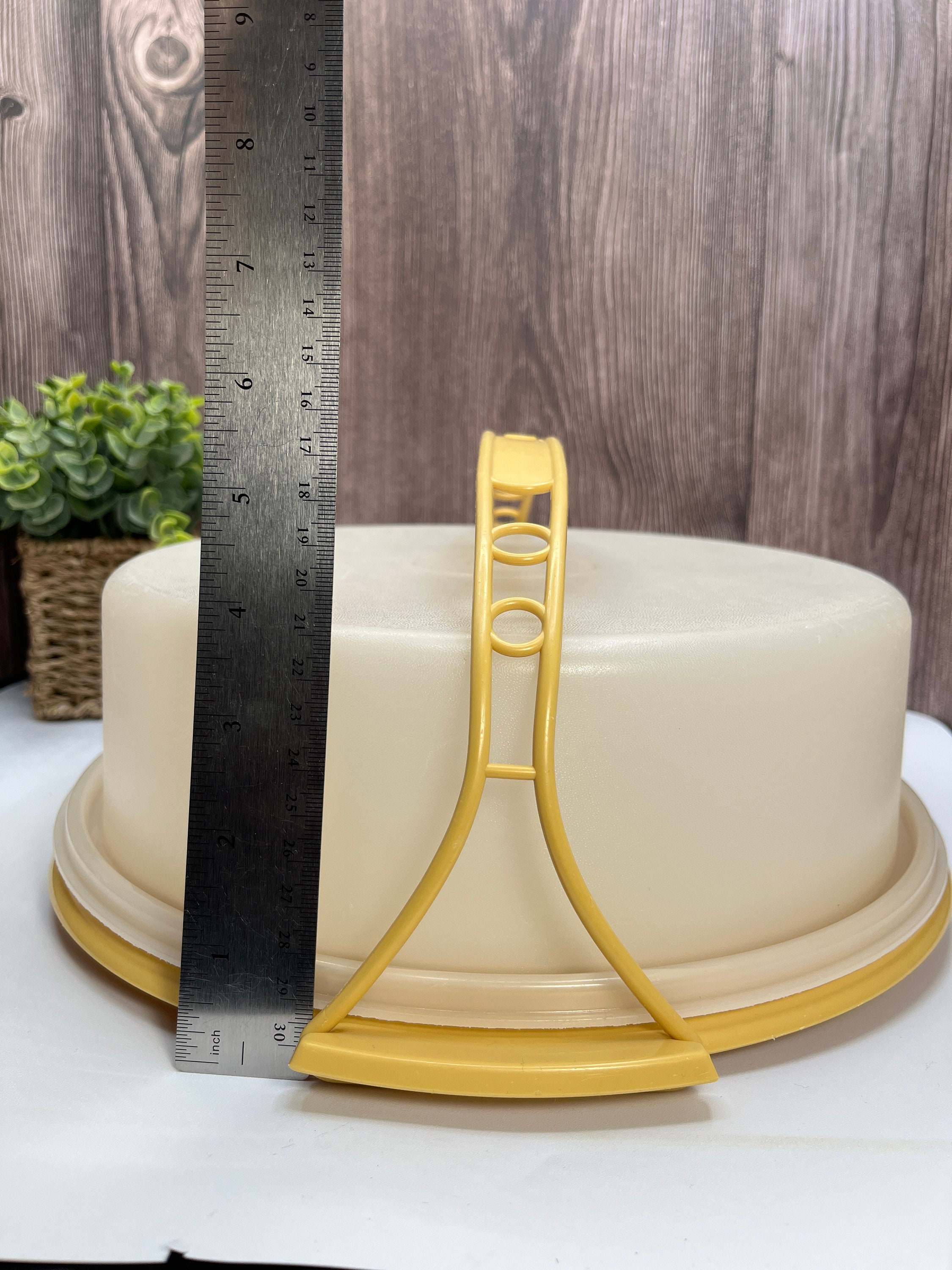 Vintage Tupperware Cake Pie Carrier, Harvest Gold, Vintage Tupperware ...