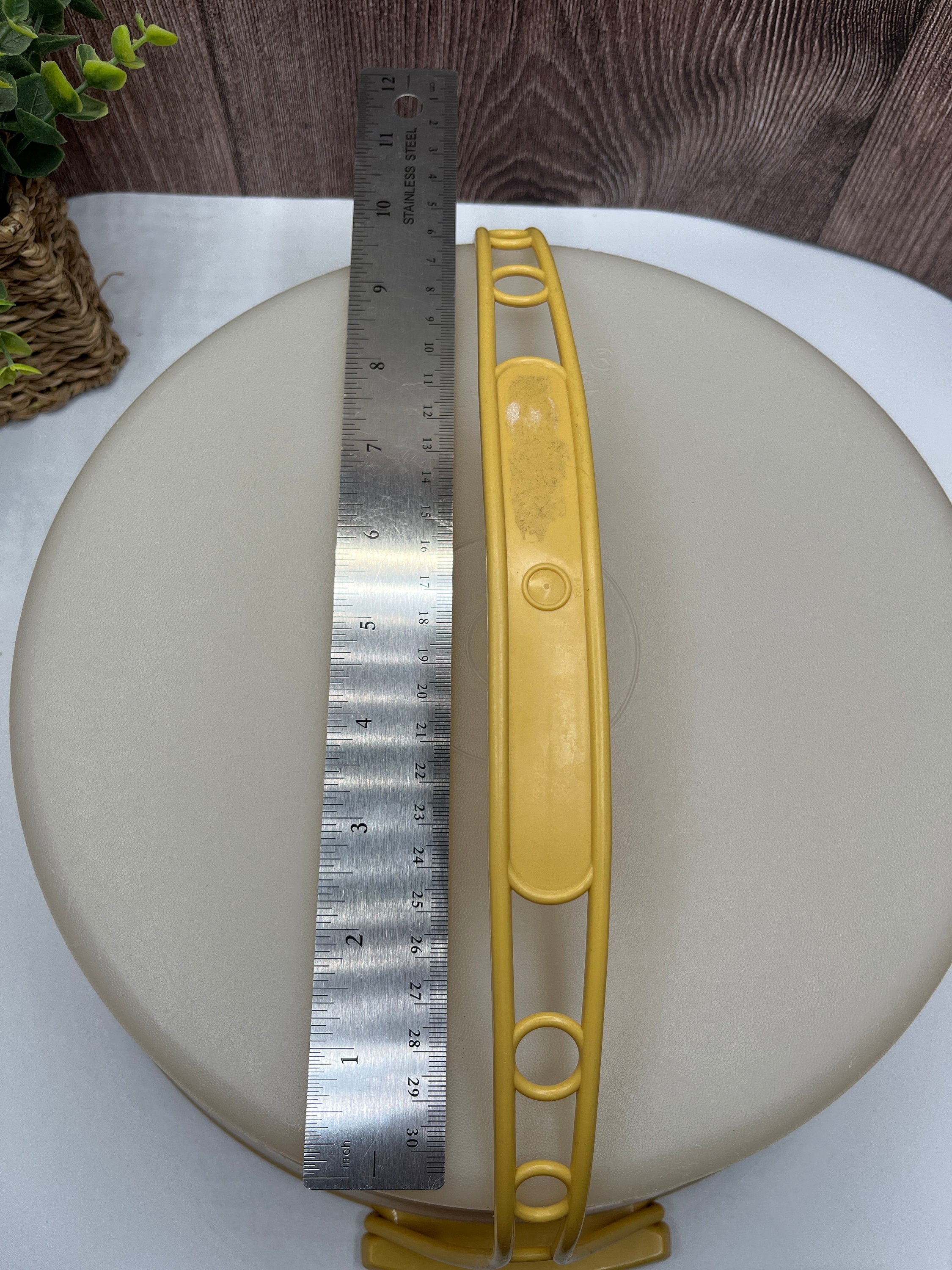 Vintage Tupperware Cake Pie Carrier, Harvest Gold, Vintage Tupperware ...