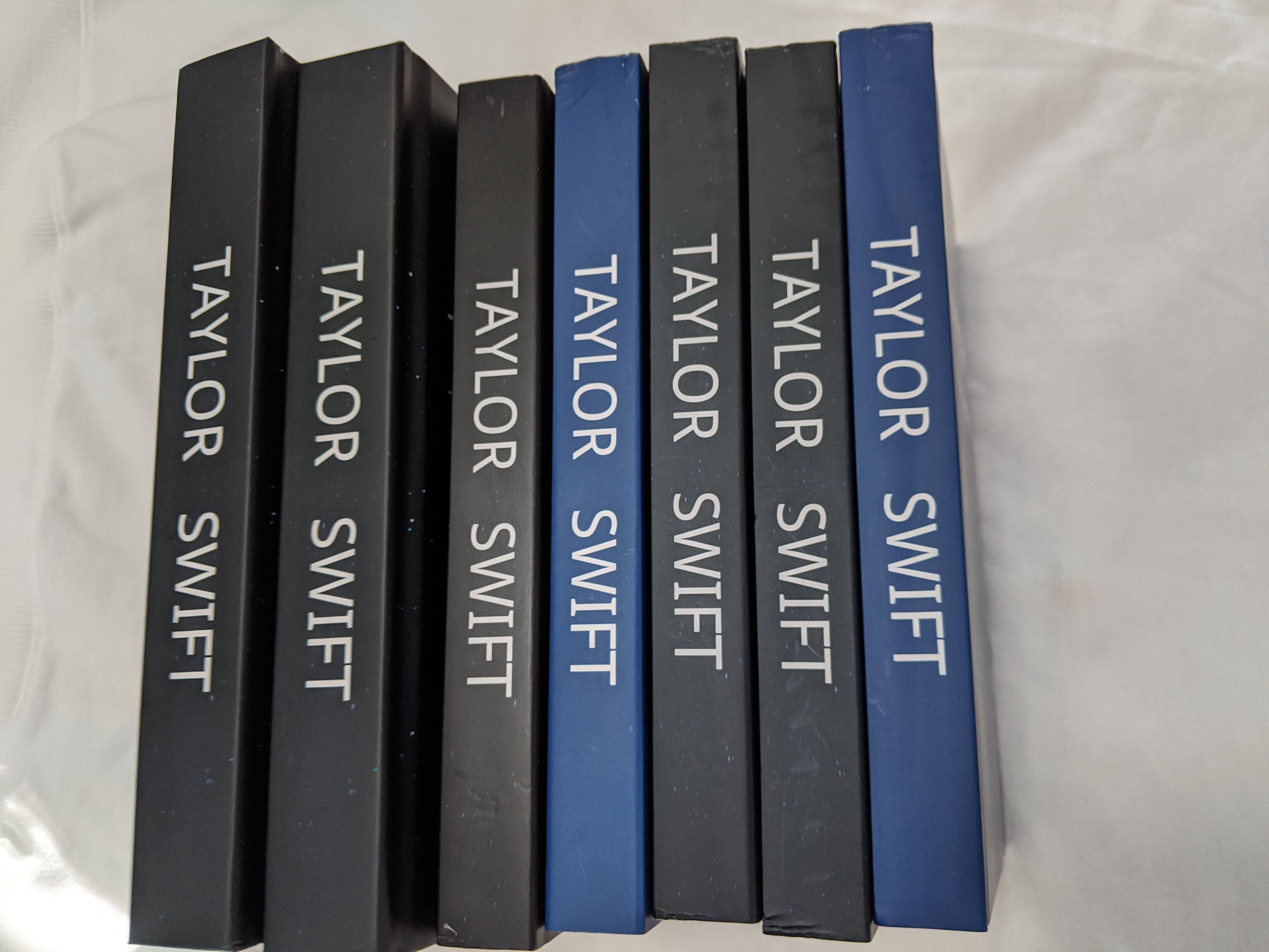 The Complete Book of Taylor Swift Lyrics, Taylor's Book of Lyrics ...