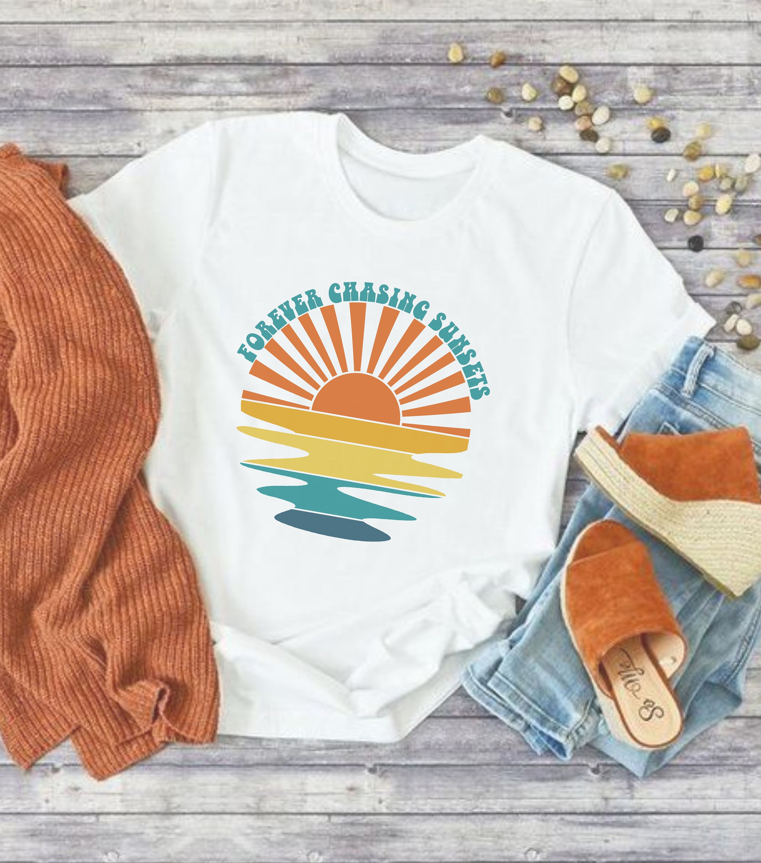 Forever Chasing Sunsets, Sun Rays Tee, Beach Vibes Tee, Retro Vintage ...