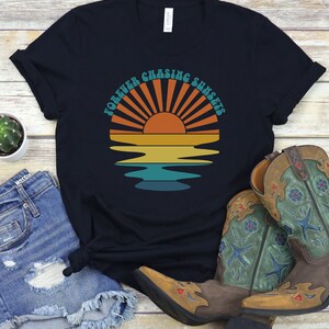 Forever Chasing Sunsets, Sun Rays Tee, Beach Vibes Tee, Retro Vintage ...