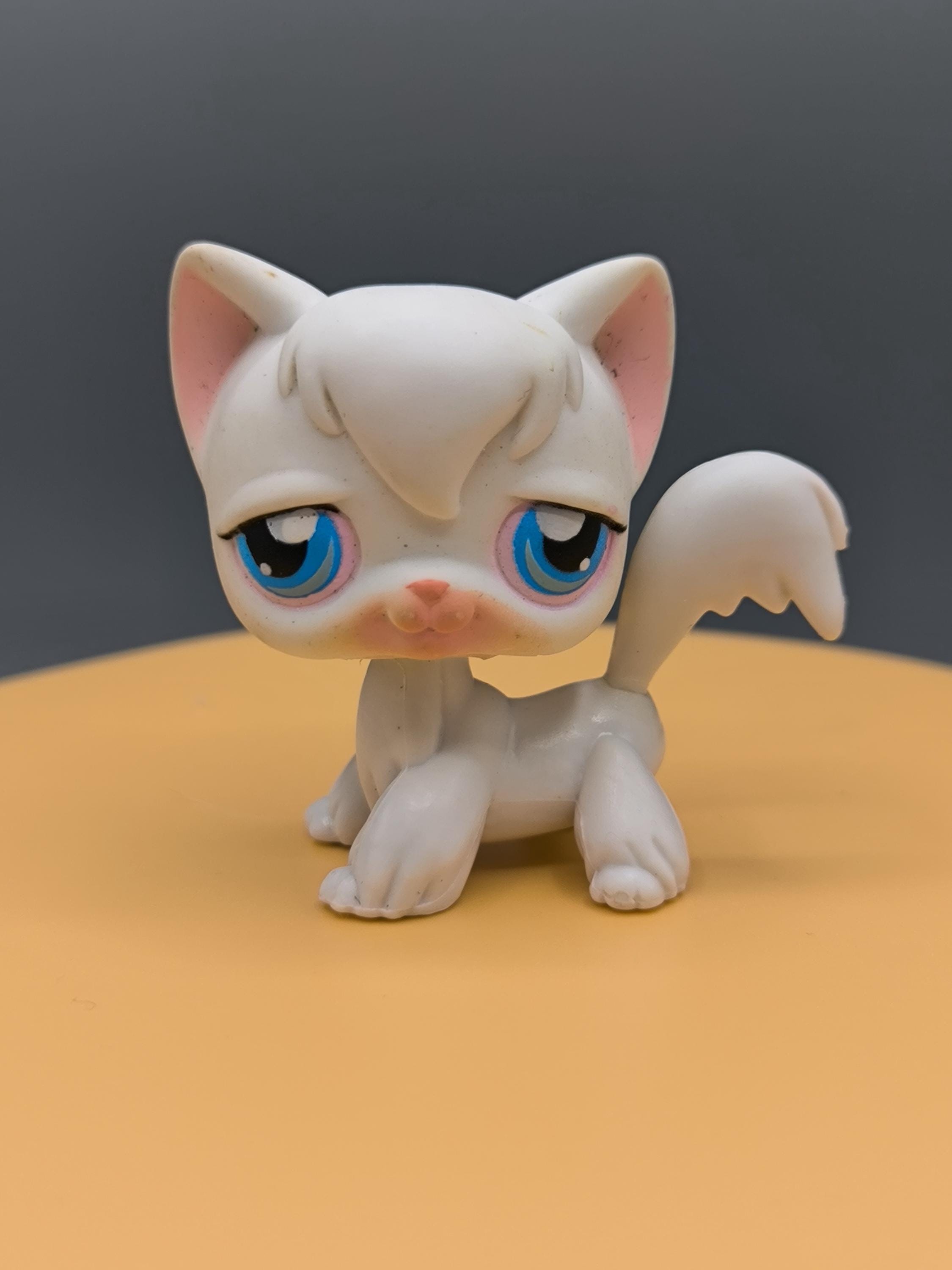 Littlest Pet Shop Longhair Cat #009, White Cat With Pink Nose and Sky ...