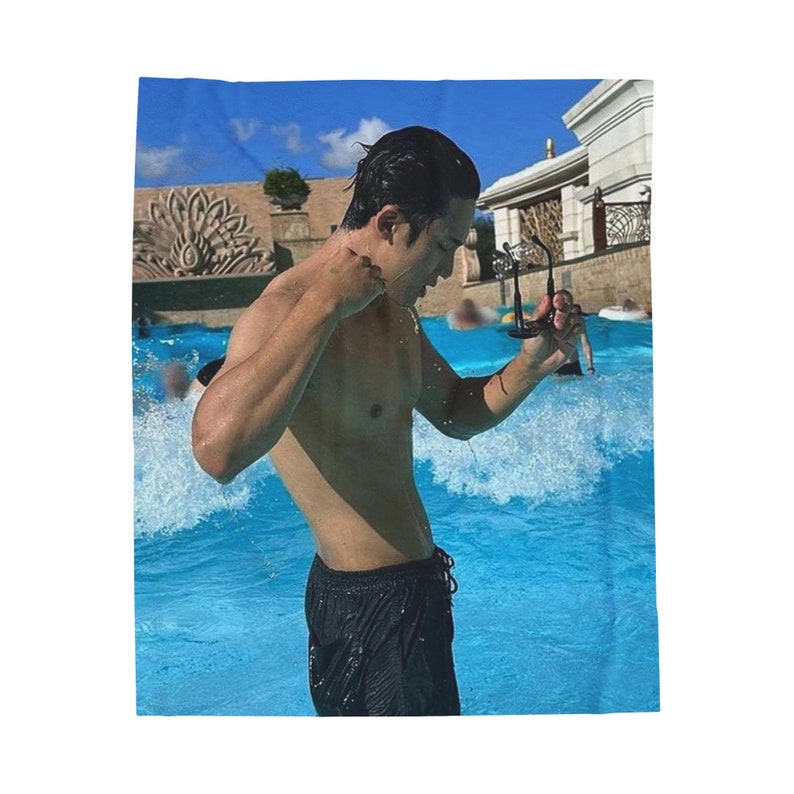 Seventeen Mingyu Pool Blanket - Etsy