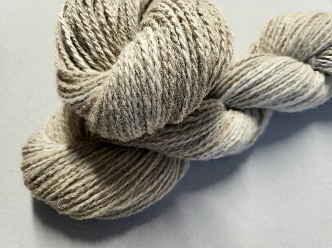 Natural Undyed Rough Sheep Wool Yarn for Rug Making, Tapestry and ...