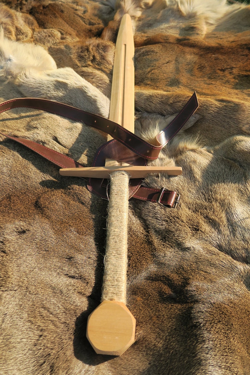 Alder Wood Two-handed Sword: Medieval Fantasy Toy (80cm) - Etsy