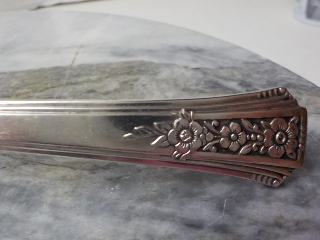 1939 Oneida Community Tudor Plate 8 1/4" Silver Platted Dessert Spade ...