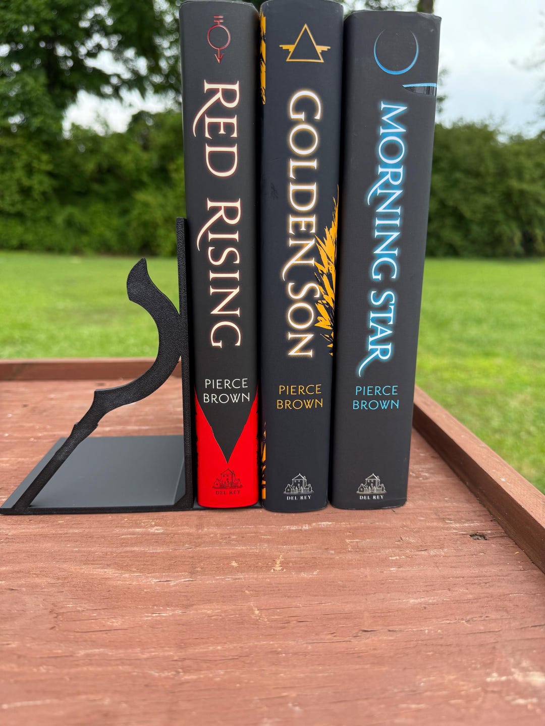 Red Rising Bookend – 3D Printed Reaper Shelf Decor for Book Lovers ...