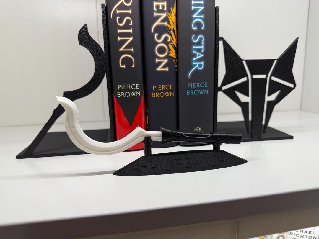 Red Rising Mini Darrow Sling Blade With Display Stand for Bookshelf ...