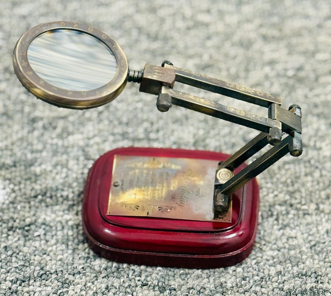 Antique - Style Magnifying Glass With Wooden Base Perfect for Reading ...