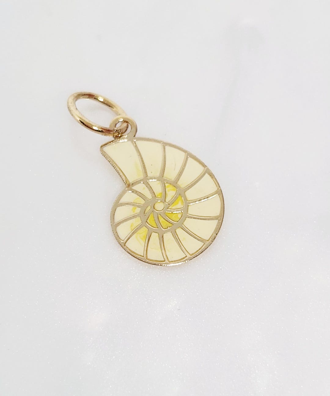 10K Yellow Gold Shell Charm, Gold Enamel Lseashell, Gold Beach Jewelry ...