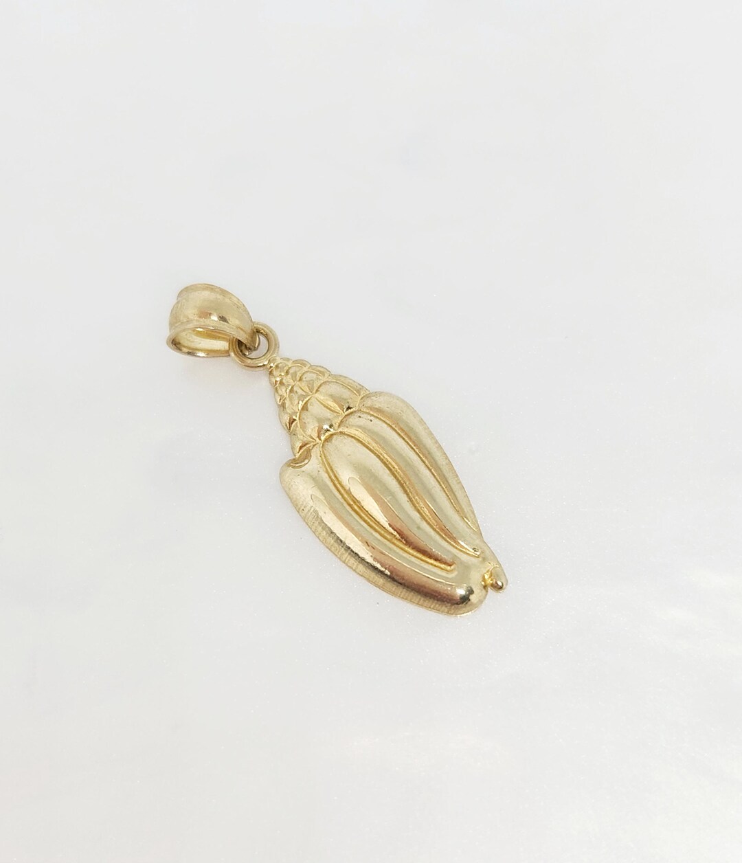10K Yellow Gold Shell Charm, Gold Seashell, Gold Beach Jewelry, Gold ...