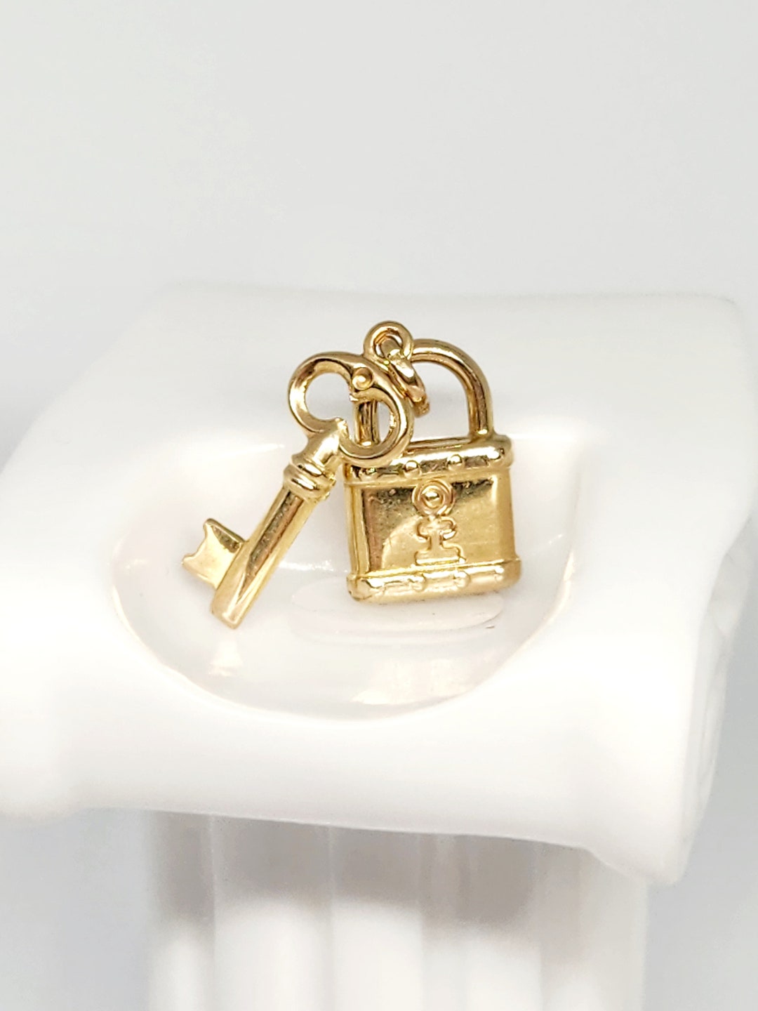10K Real Gold VINTAGE Lock & Key Charm, Gold Padlock, Gold Key, Gold ...