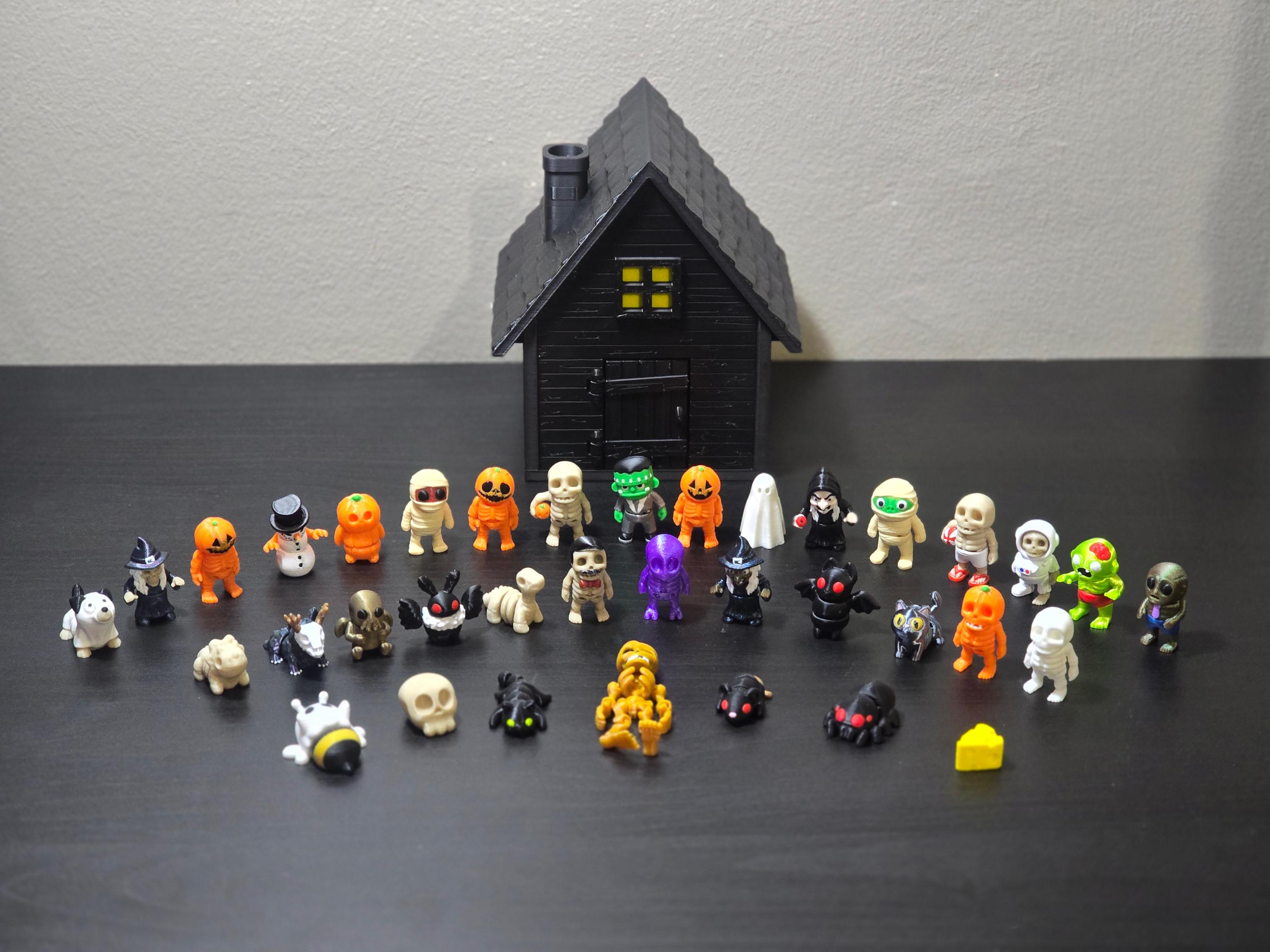Haunted House With Halloween Figurines 3D Printed – Spooky Mini Display ...