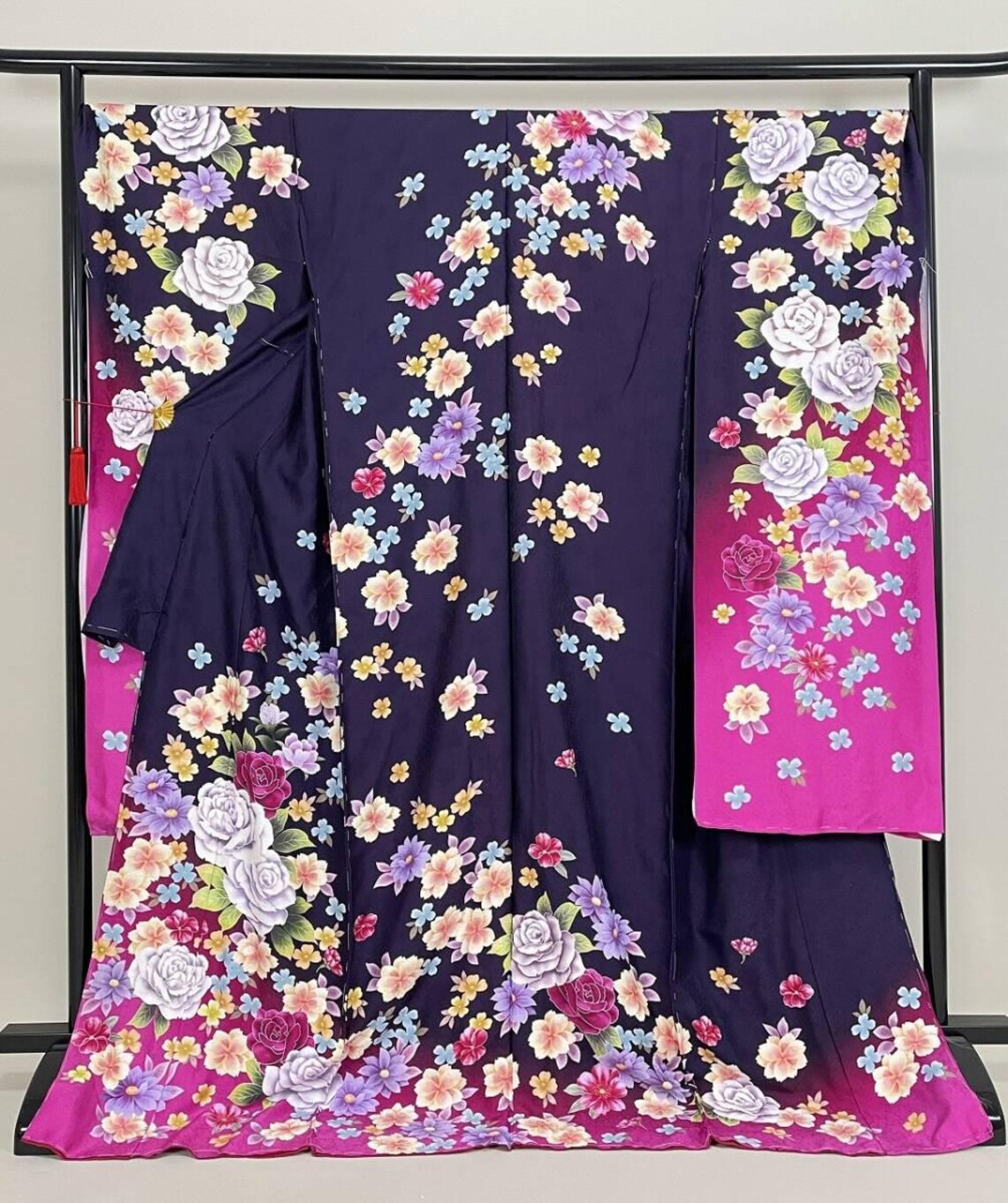 Japanese Kimono Furisode Luxurious Wedding Pure Silk Untailored Karieba ...