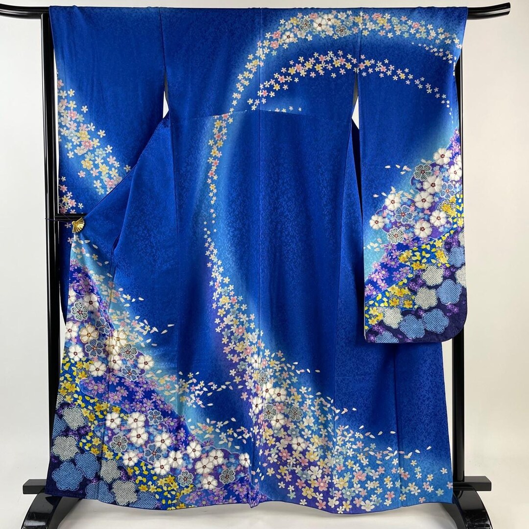Japanese Kimono Furisode Luxurious Wedding Cherry Blossoms Flowing ...
