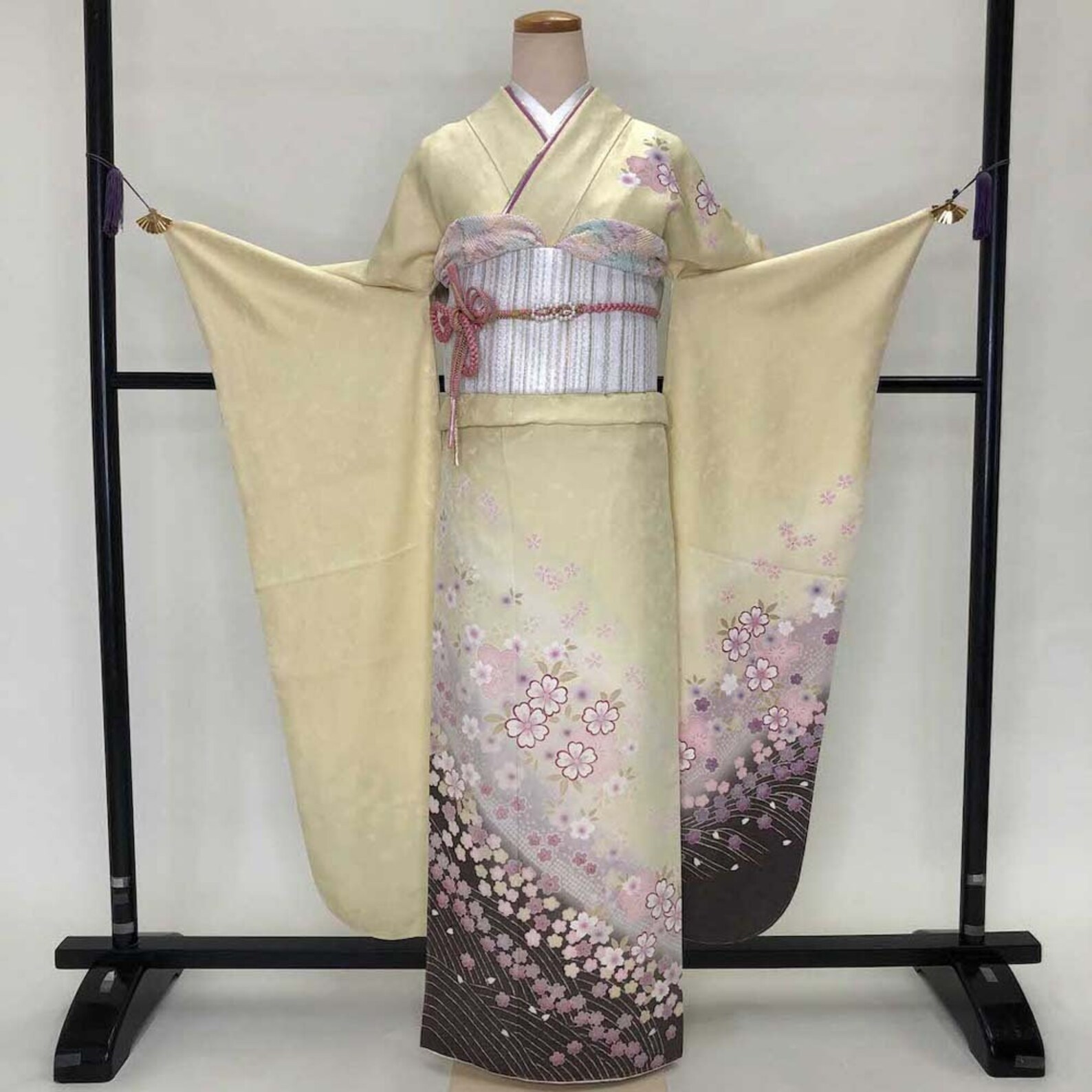 Japanese Kimono Furisode Full Set Luxurious Cherry Blossoms Small ...