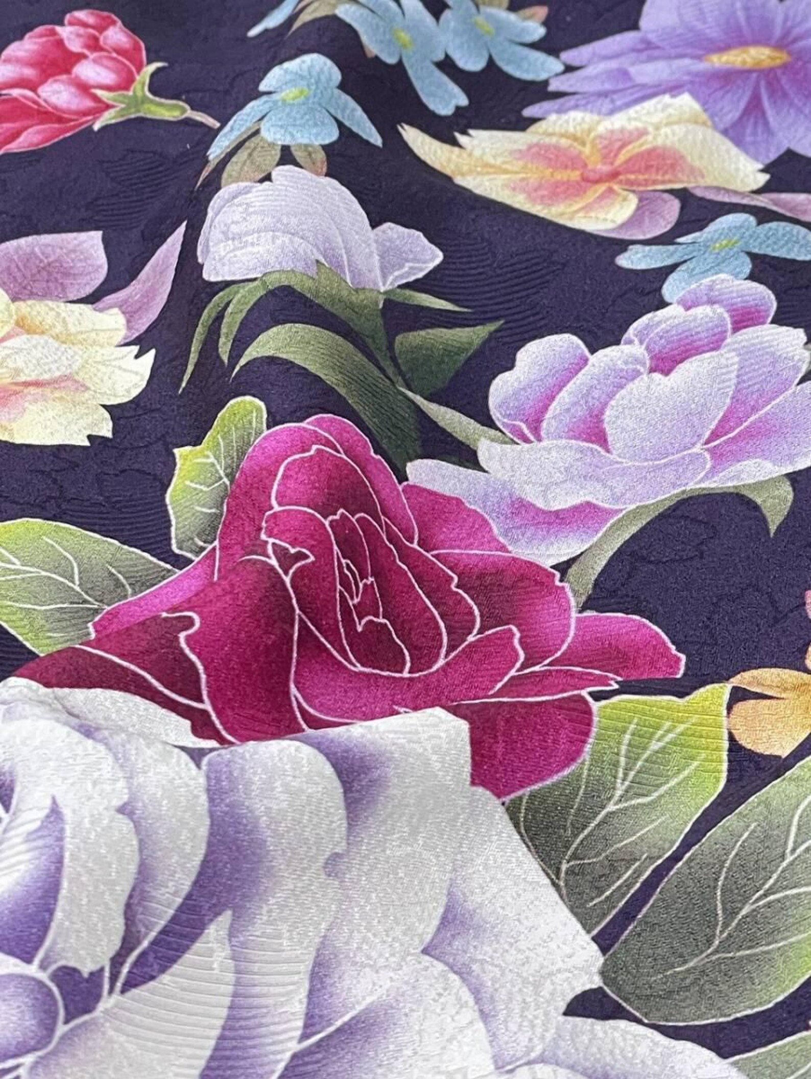 Japanese Kimono Furisode Luxurious Wedding Pure Silk Untailored Karieba ...