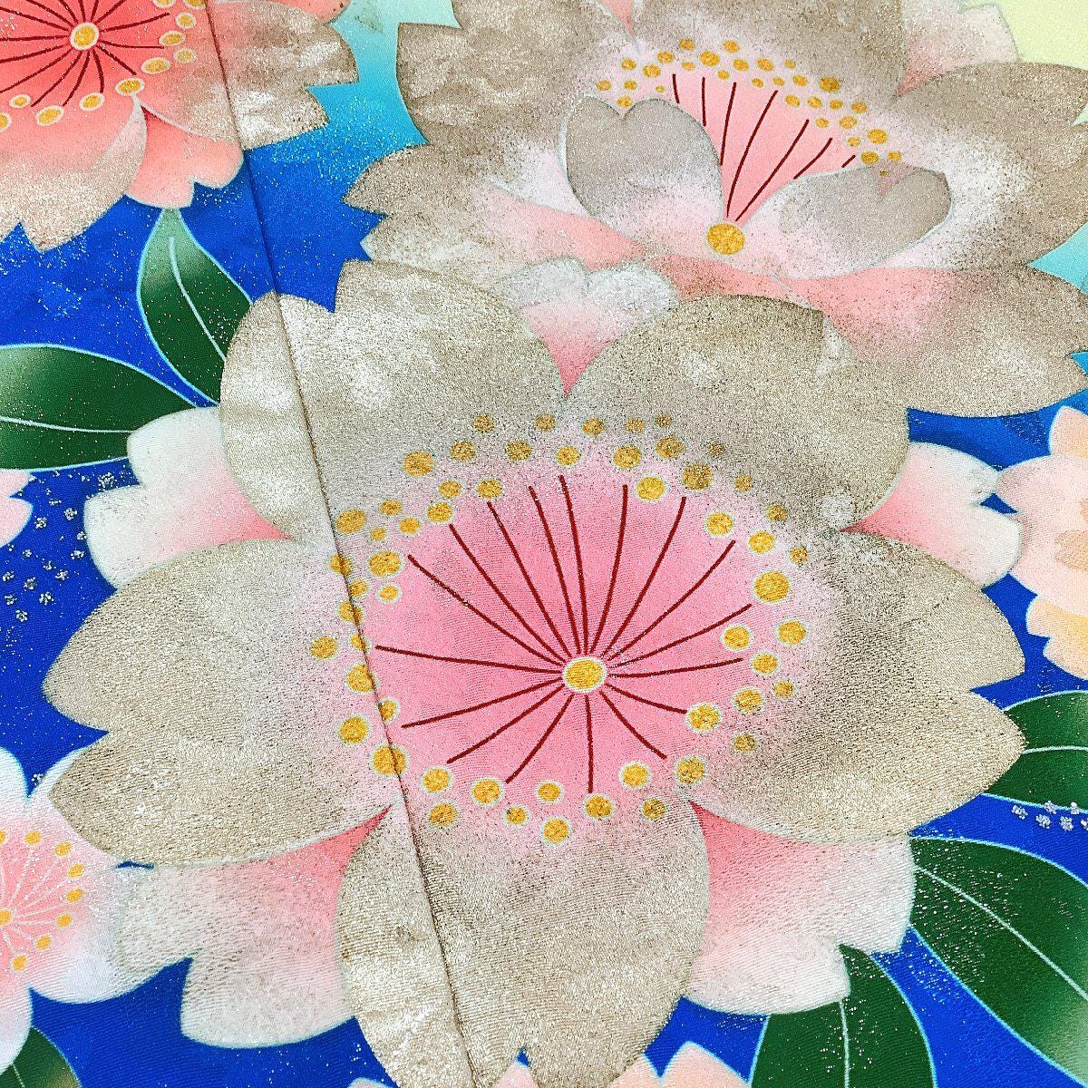 Japanese Kimono Uchikake Luxurious Wedding Uno Kanda Scena D'uno Flower ...