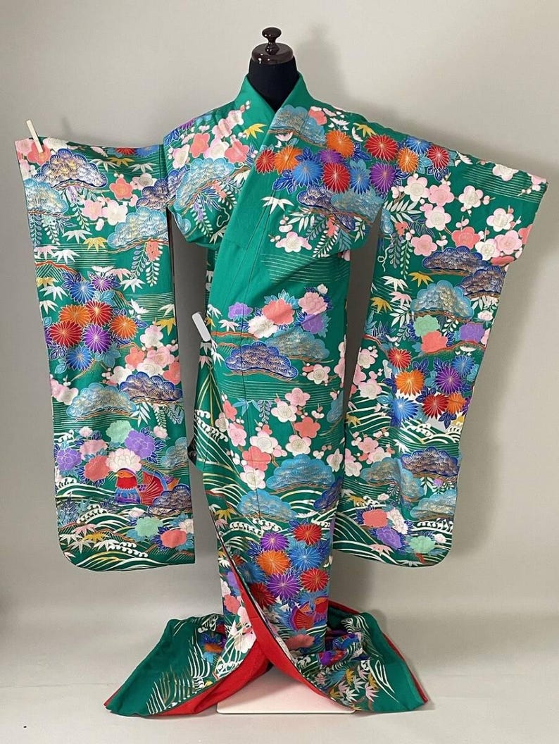 Japanese Kimono Furisode Luxurious Wedding Pure Silk Auspicious Flower ...