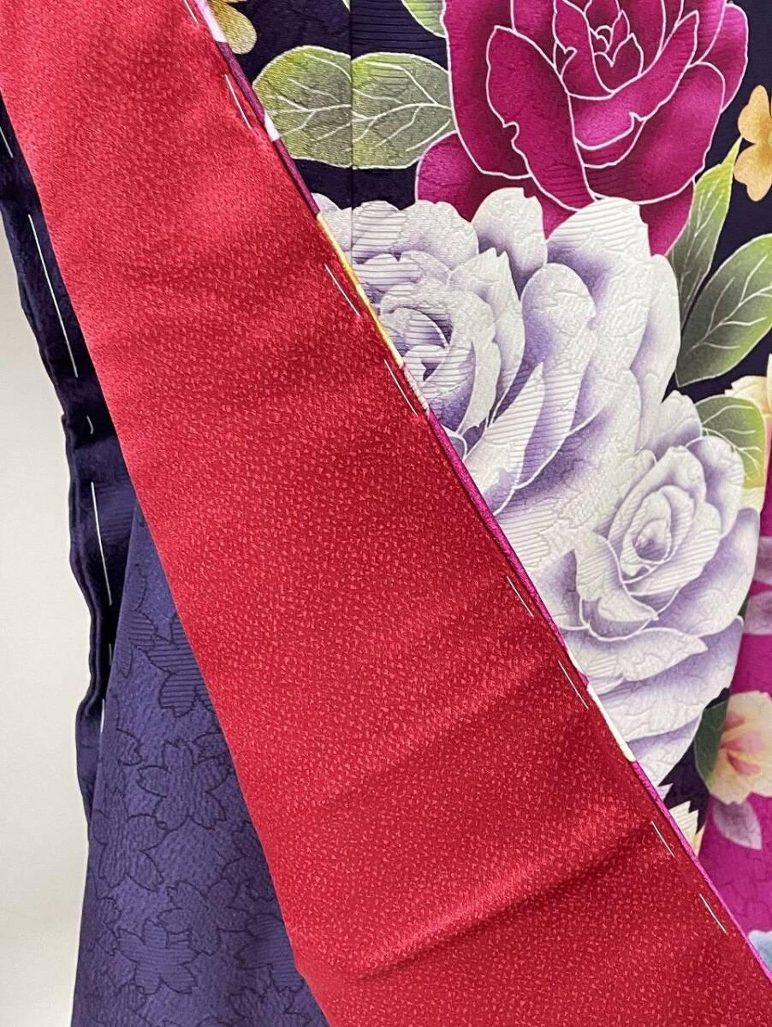 Japanese Kimono Furisode Luxurious Wedding Pure Silk Untailored Karieba ...