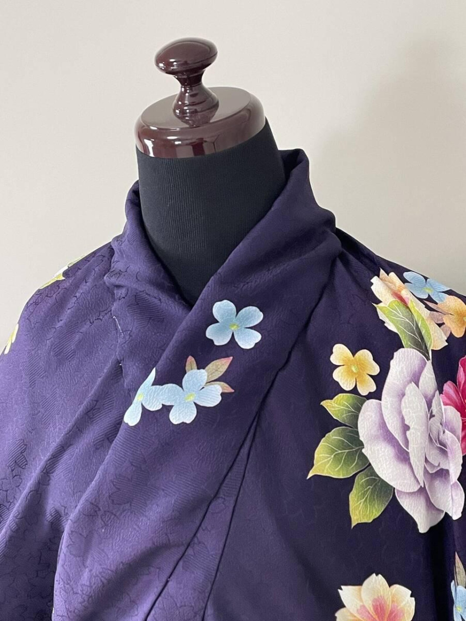 Japanese Kimono Furisode Luxurious Wedding Pure Silk Untailored Karieba ...