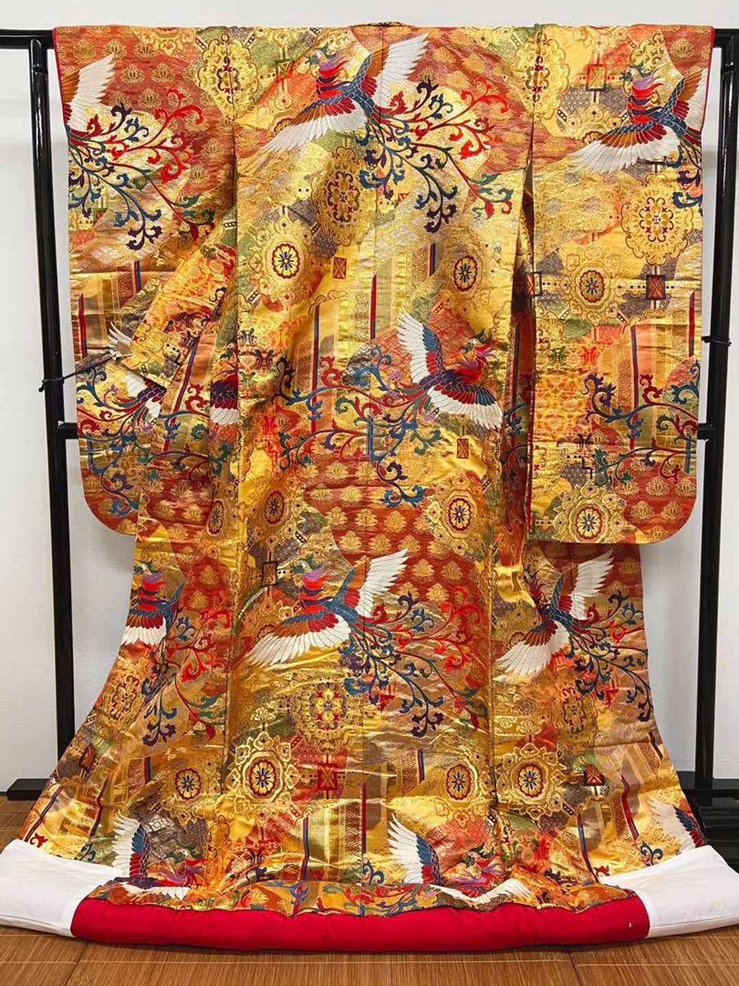 Japanese Kimono Uchikake Luxurious Wedding Pure Silk Flower Phoenix ...