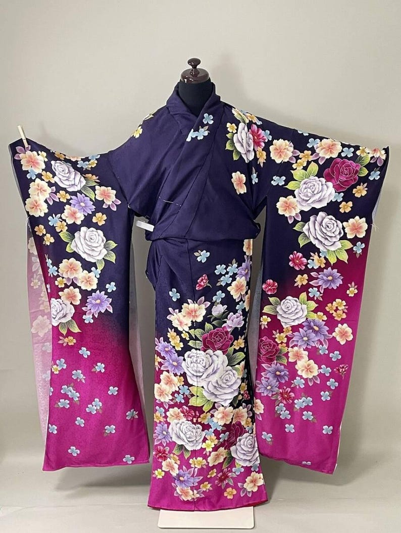 Japanese Kimono Furisode Luxurious Wedding Pure Silk Untailored Karieba ...