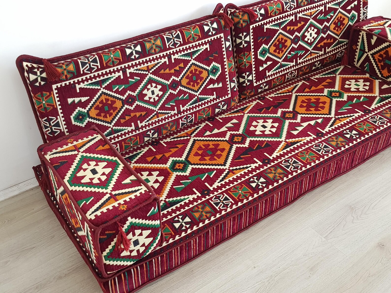 Red Arabic Majlis,floor Seating Sofa,loveseat Sofas,arabic Sofa,indoor ...