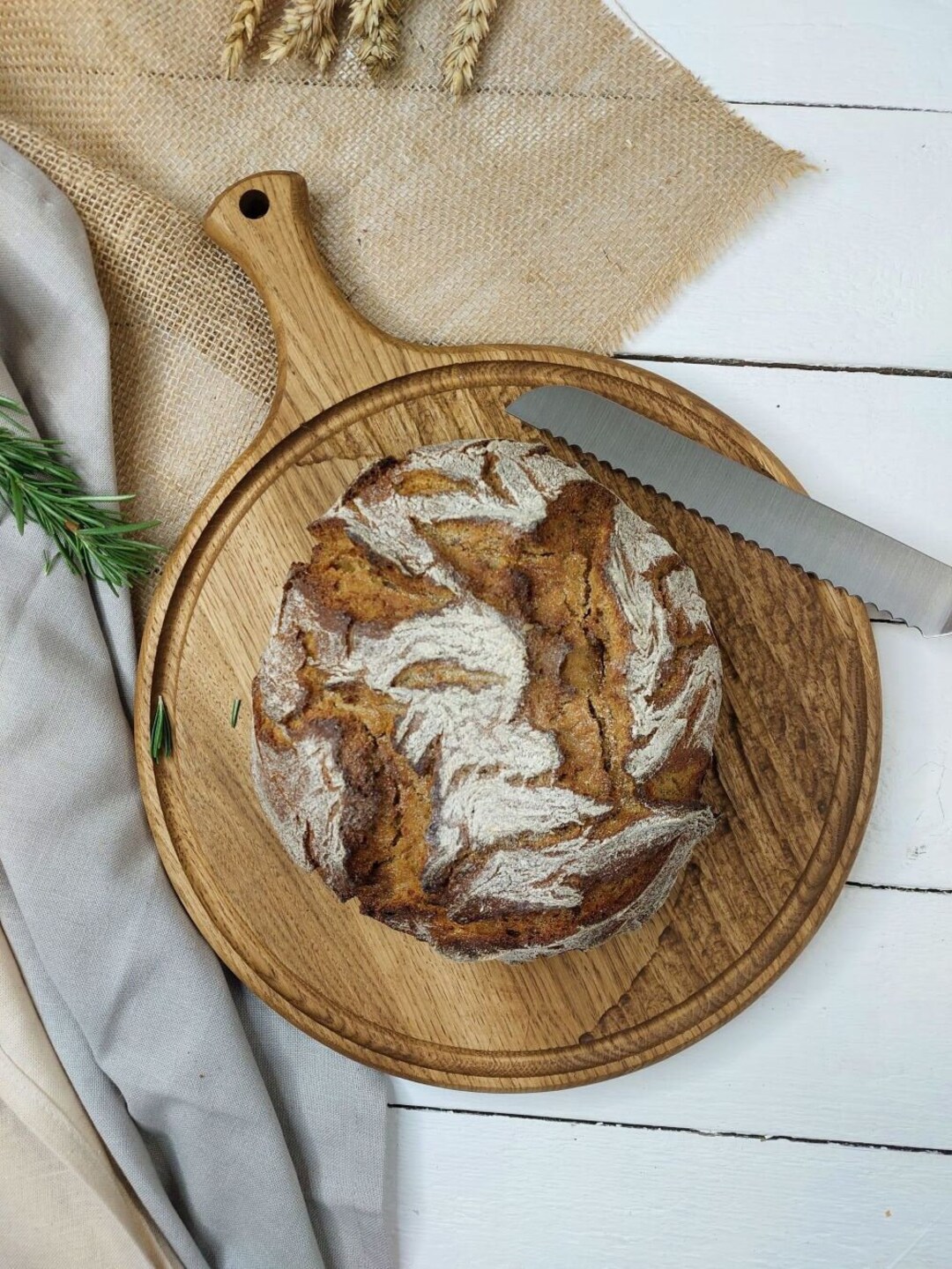 Premium Oak Board, Artisanal Bread Serving Platter, Elegant Circular ...