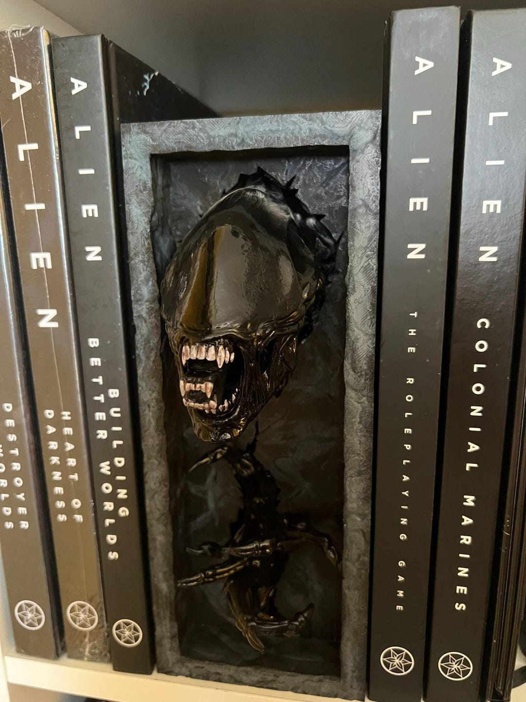 Alien Book Nook - Etsy