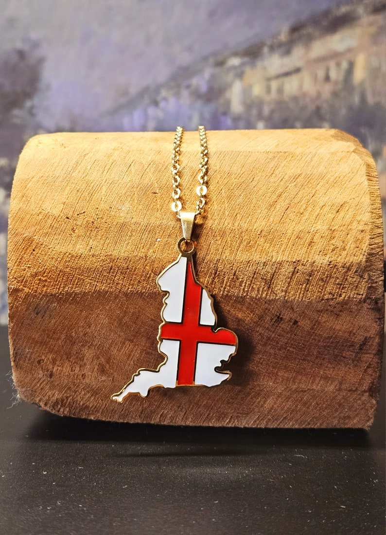 England Necklace Pendant Country Outline With Flag Gold Plated / Silver ...